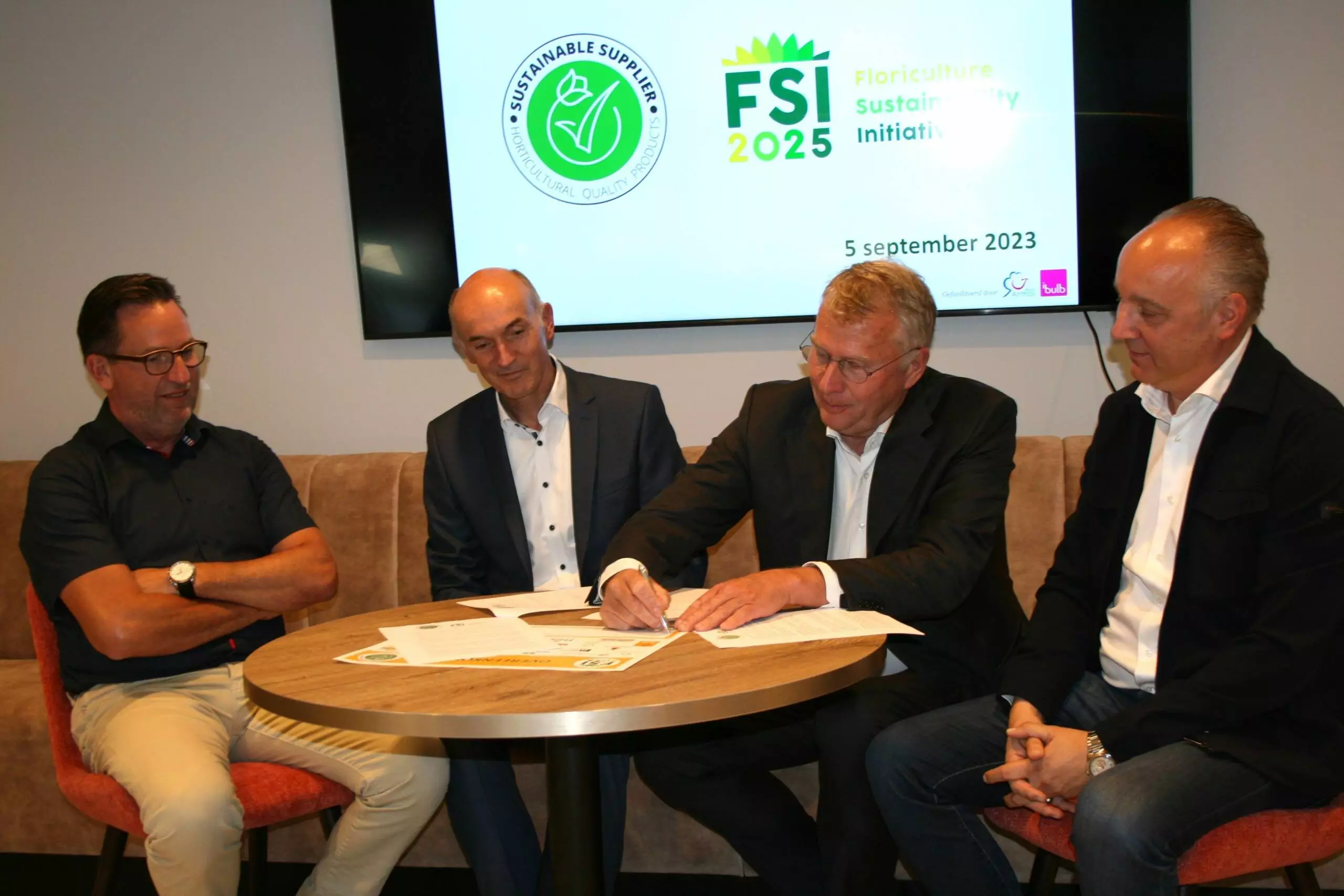 Dutch flower bulb and perennial plant trade joins FSI • AIPH